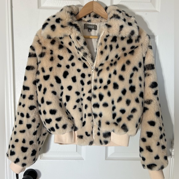 4SI3NNA | Jackets & Coats | 4si3nna White Leopard Cheetah Animal Print ...